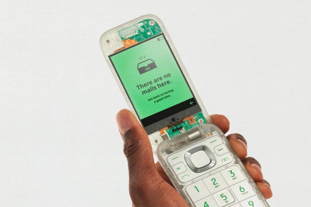 Boring Phone, Ponsel Unik dari Heineken • Jagat Gadget