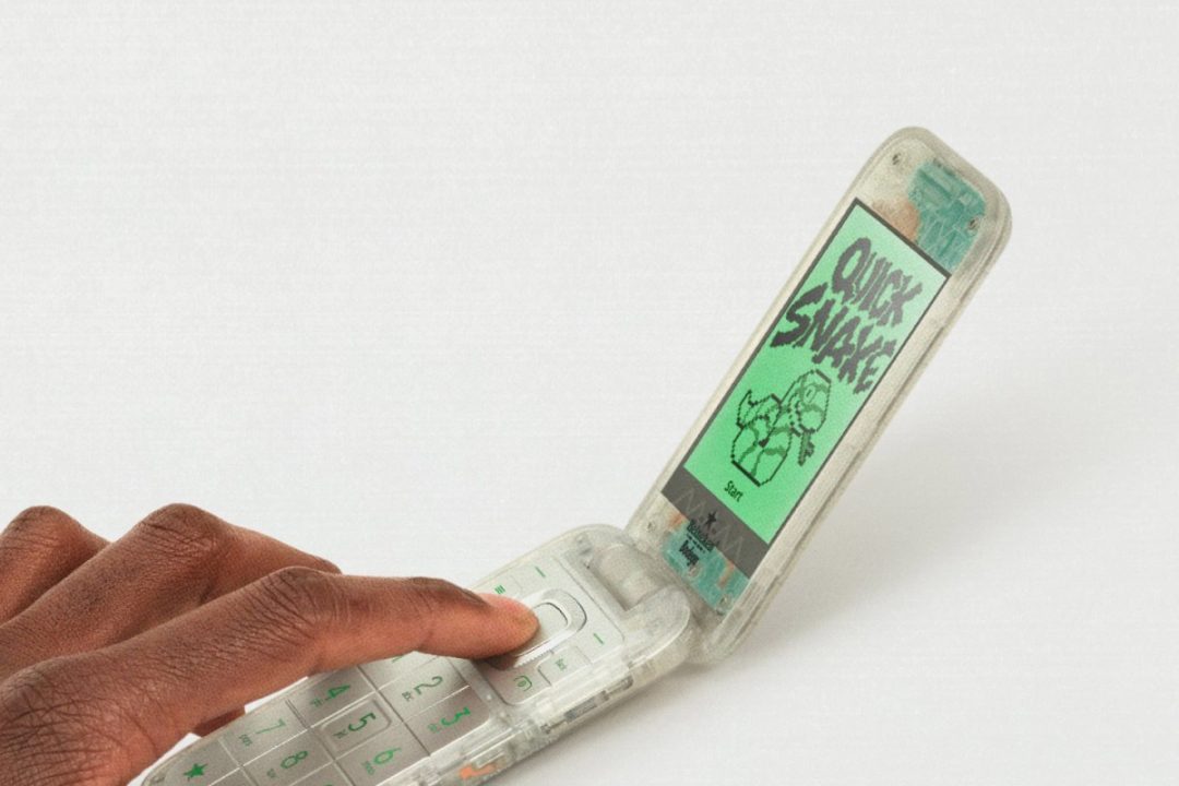 Boring Phone, Ponsel Unik dari Heineken • Jagat Gadget