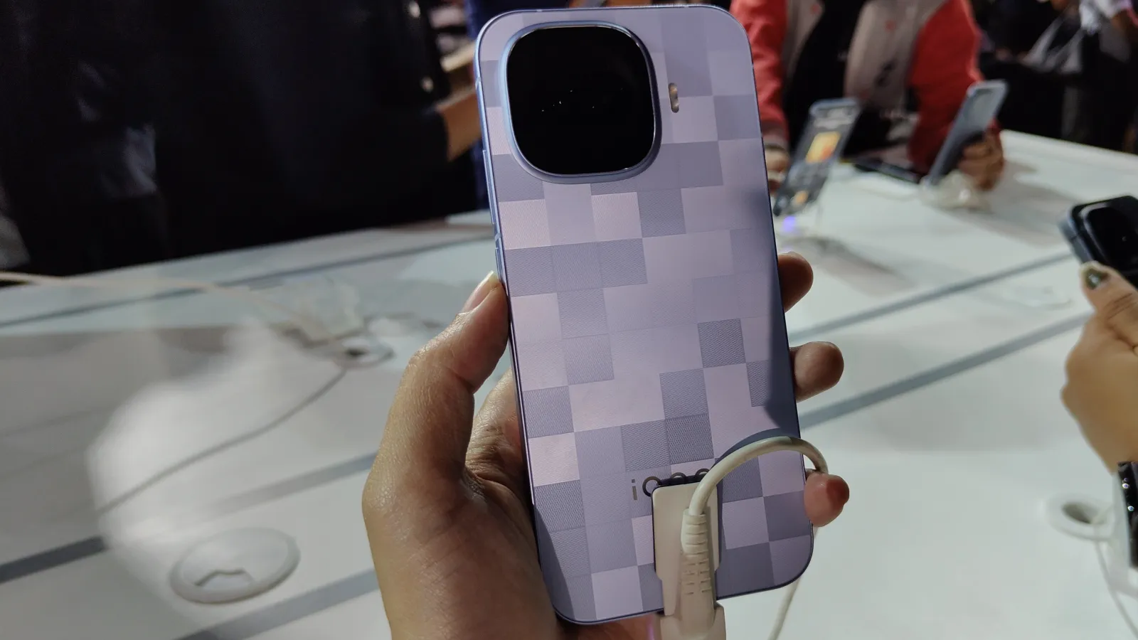 iQOO 15R Resmi Dirilis, Snapdragon 8 Gen 5 Pertama di Indonesia ...